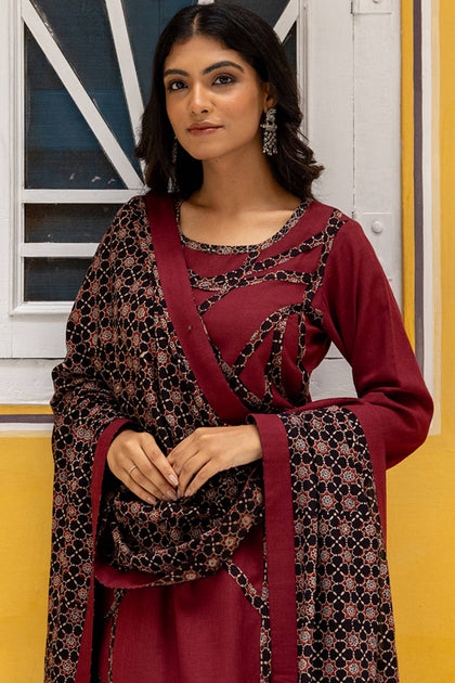 Explore our Ethnic Wear Collection For Women At Vishnu